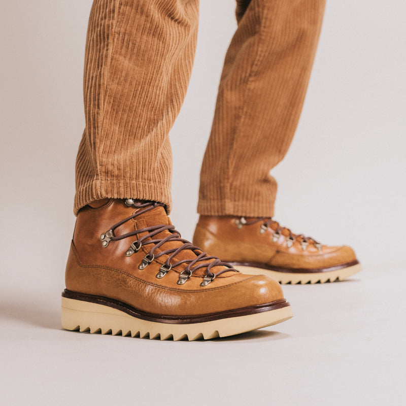 The Alpine Boot in Honey – Hiking Boots | TAFT